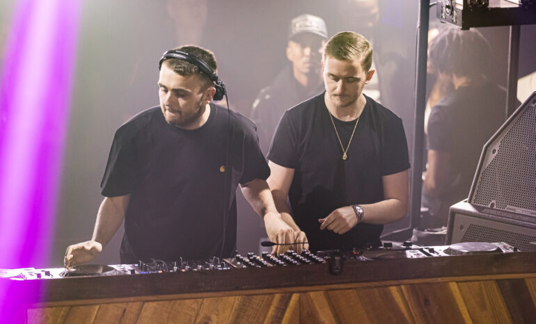 Saindo da Curva: Conheça o som do duo de DJs Disclosure