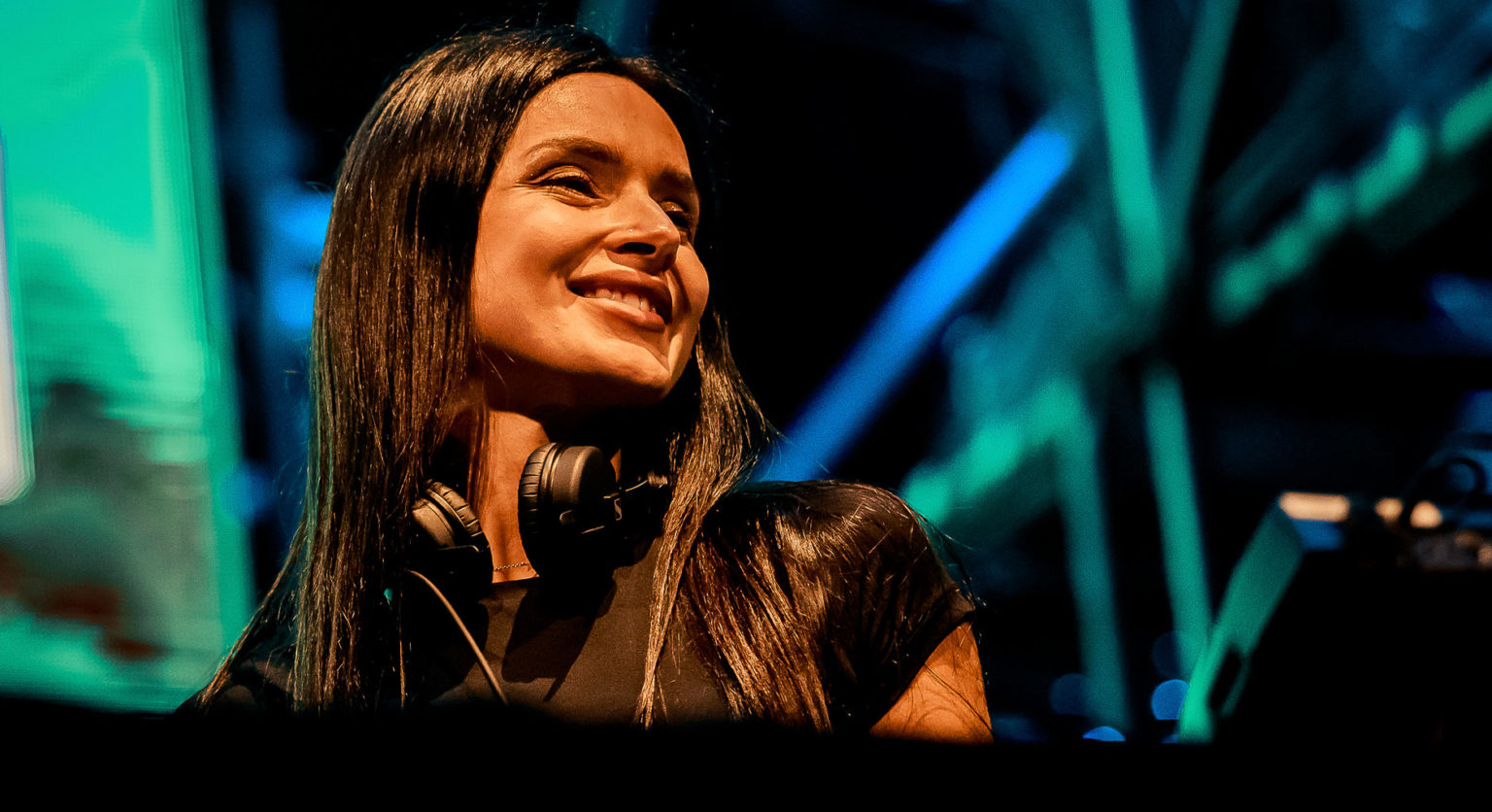 Uma história de força, leveza e amor: Korolova, a DJ que sonhou ser ...