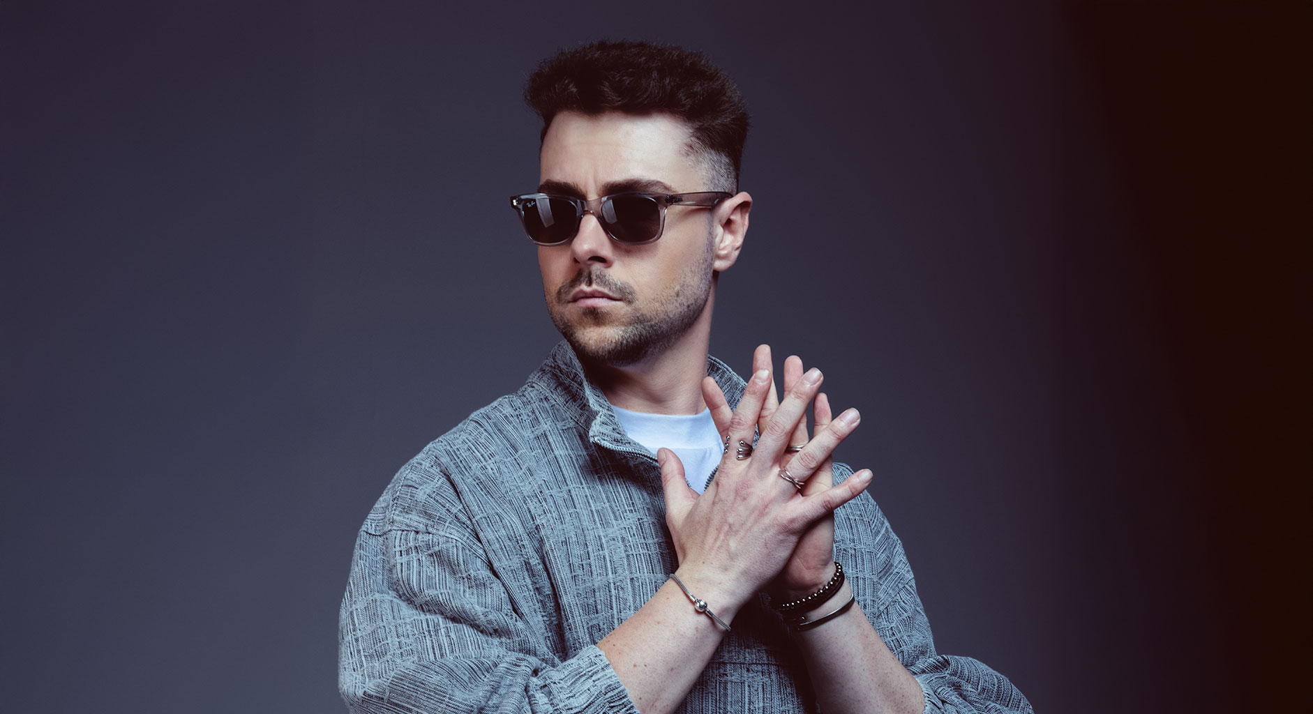 Bolth representa o Brasil na estreia da Purified no AME Club, após ...